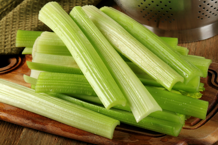 ¿Qué beneficios tiene el apio para el estómago? | Como Cocinar y Comer