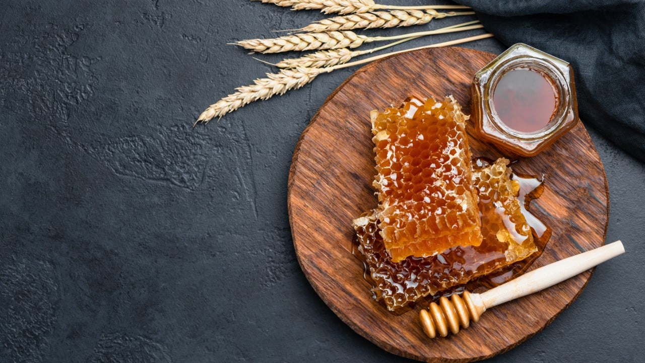 ¿Qué beneficios trae comer miel todos los días? | Como Cocinar y Comer