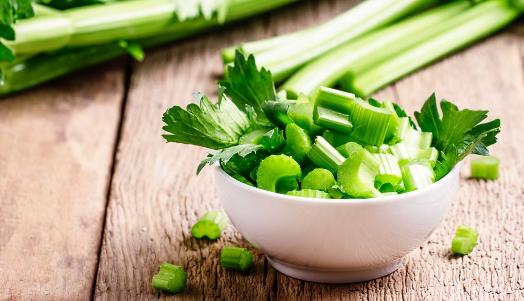 ¿Qué pasa si tomo té de apio antes de dormir? | Como Cocinar y Comer